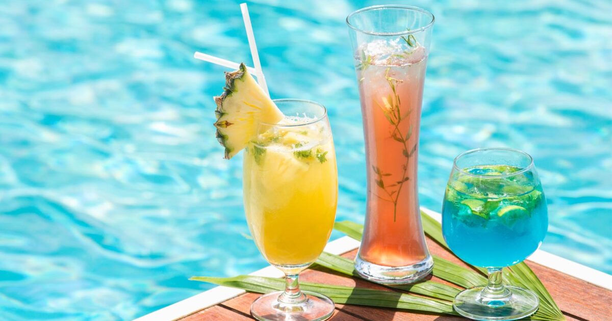 A Refreshing Oasis - Westin Anaheim Resort | Bella’s Splash Pool Bar